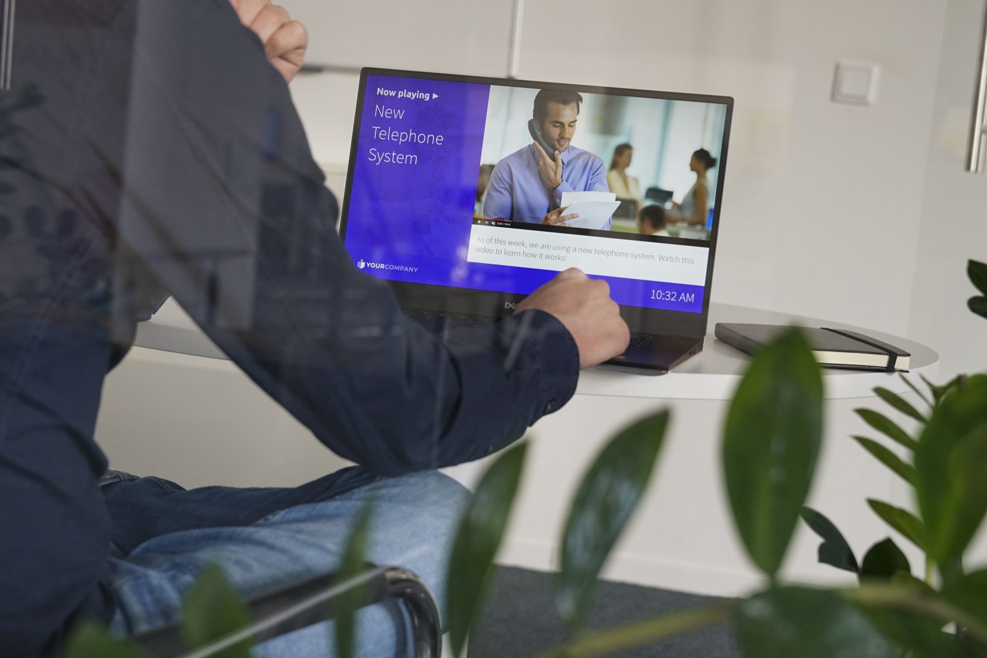 How our customers use our corporate screensaver - netpresenter.com